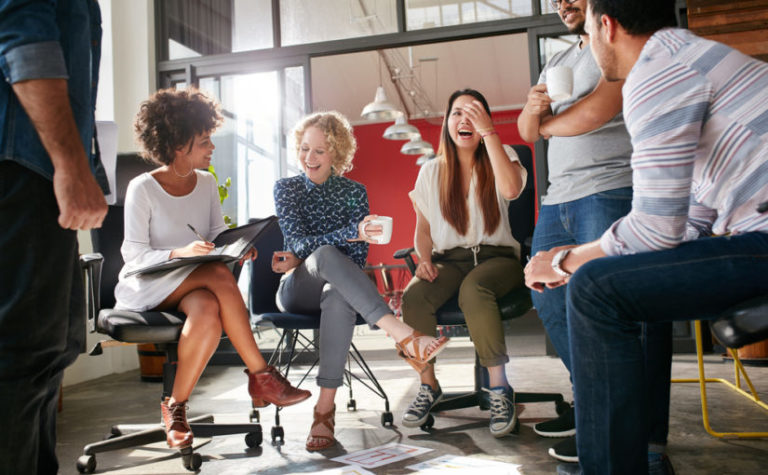 7 Dinámicas de Team Building más Eficaces para tu Empresa 2026